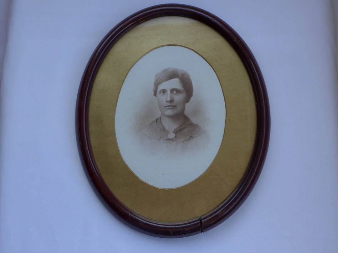 Antique Oval Wood Frame With Picture Woman, Decorative Arts - Etsy Antique Oval Wood Frame With Picture Woman, Decorative Arts - Etsy