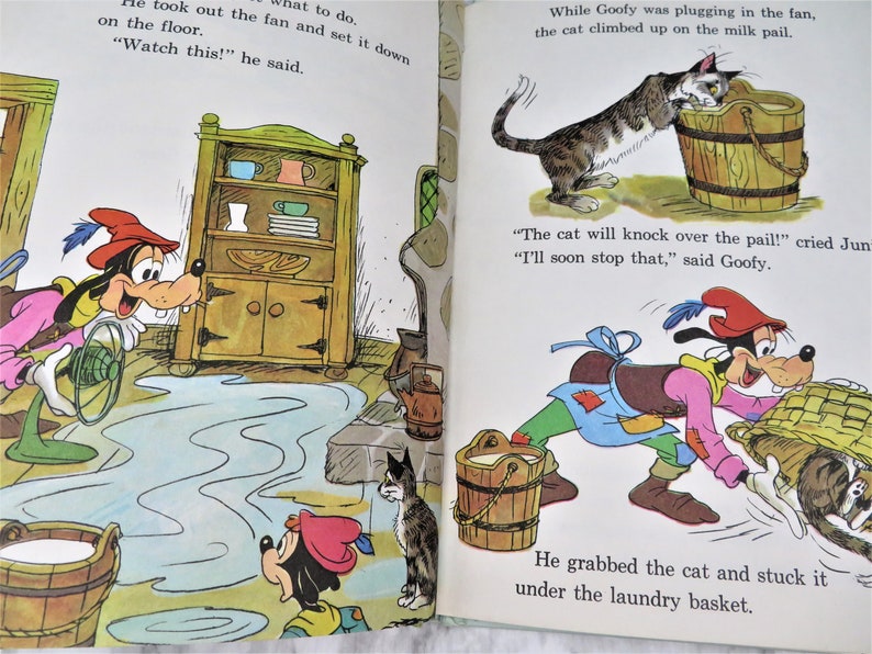 Walt Disney C1975 goofy Minds the House - Etsy