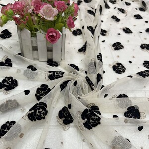 Hot Gold Flocking Rose Mesh Fabric Black Flower Printing Tulle Lace ...