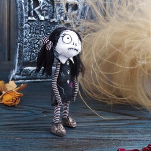 Emo Haunted Doll Horror Movie Decor Weird Halloween Girl Spooky Decor ...