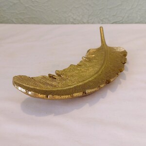 Gold Feather Wall Decor Polystone Bird Feather Wall Hanging Table Decor ...