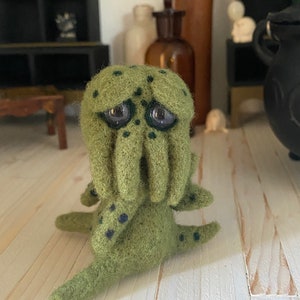 Needle Felted Sad Cthulhu Articulated Art Doll - Etsy