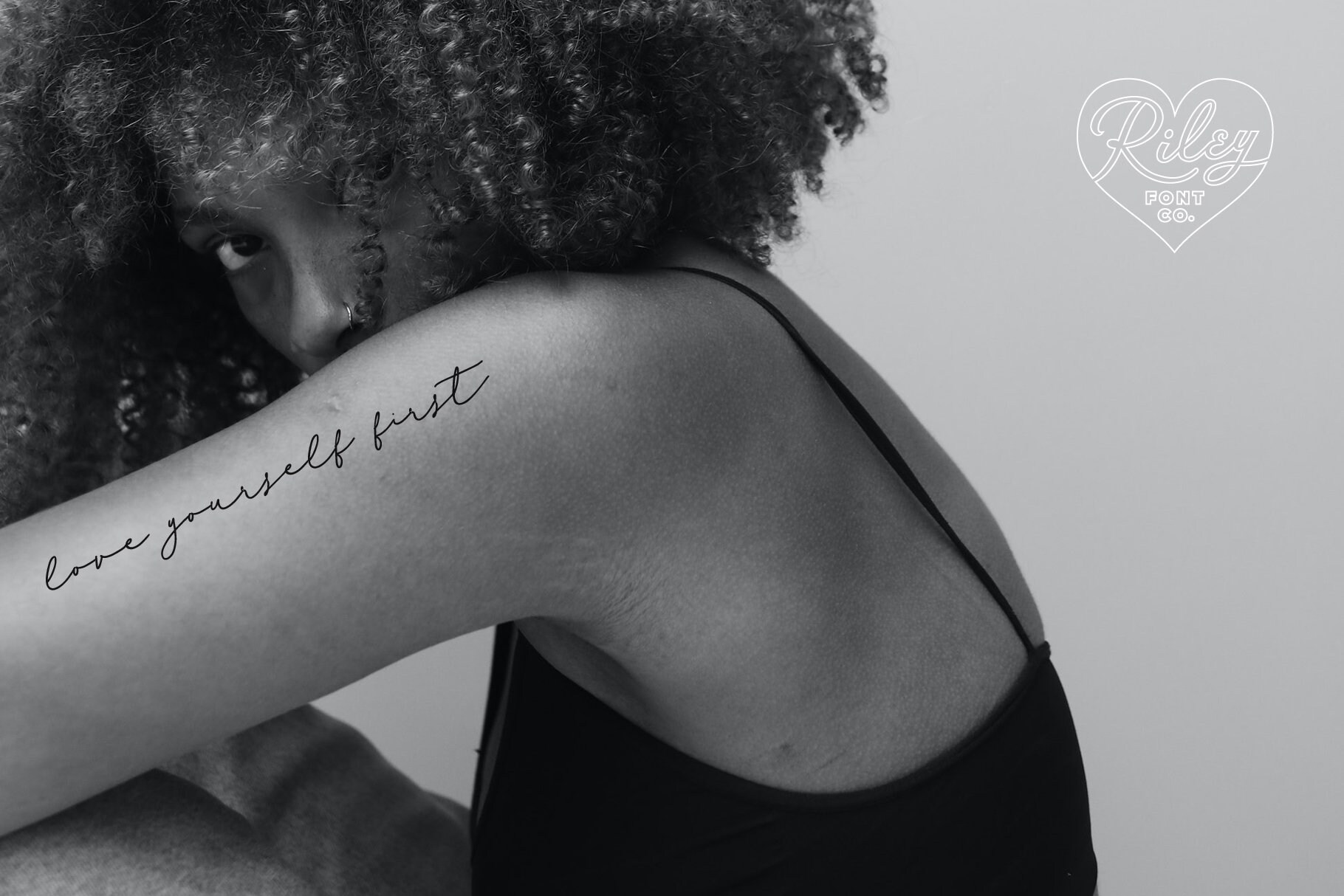 Jolene Font Handwritten Elegant Script Necklace Name Font - Etsy