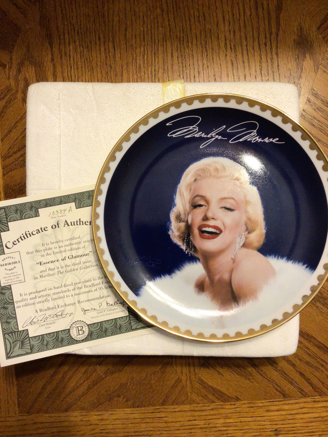Collectors Plate From the Marilyn: the Golden Collection - “ Essence of ...