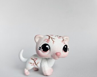 Lps Littlest Pet Shop Custom Bat Handpainted - Etsy