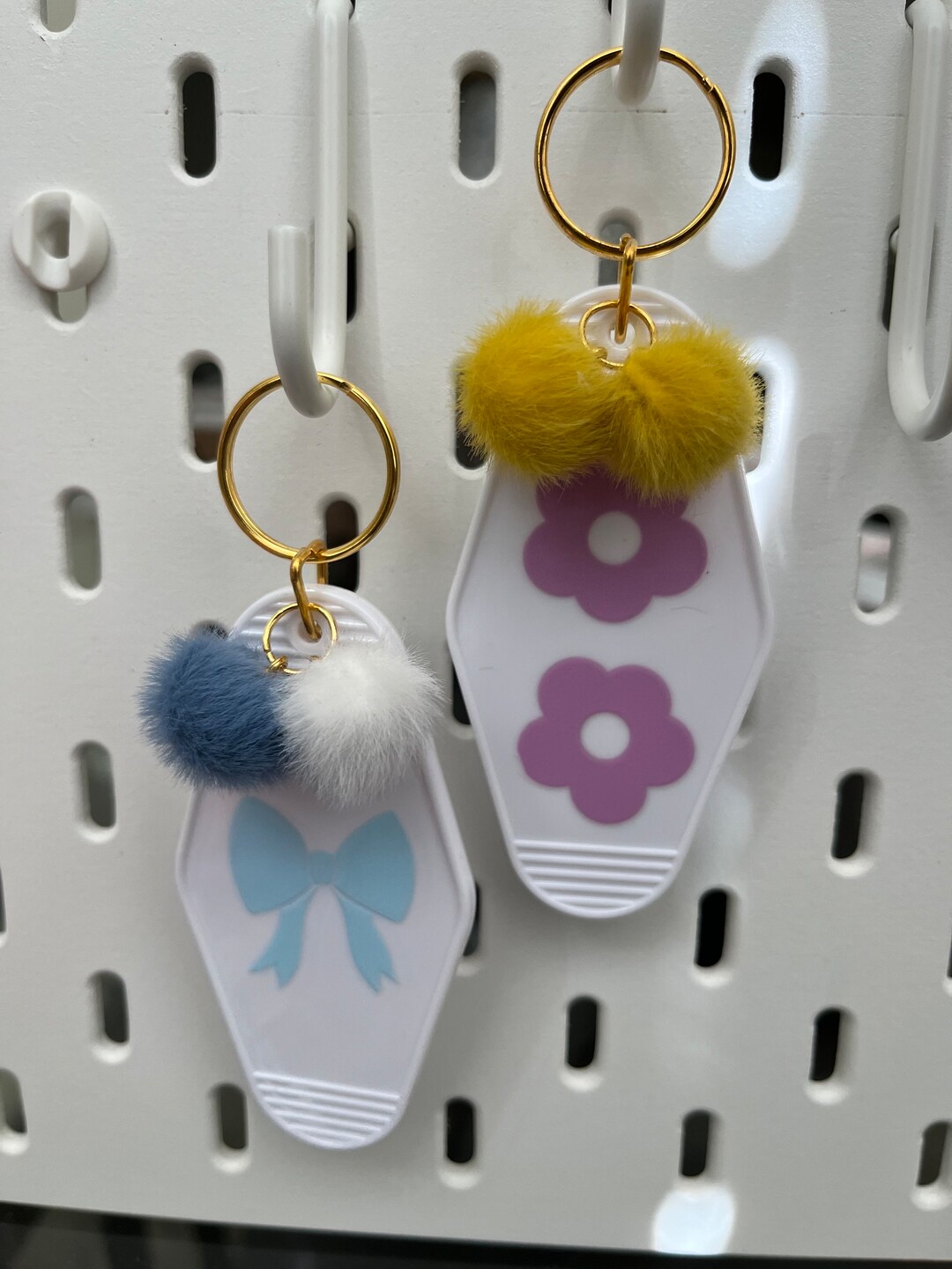 Retro Motel Keychain cheer Keychain Cheerleader Keychain Cute Keychain ...