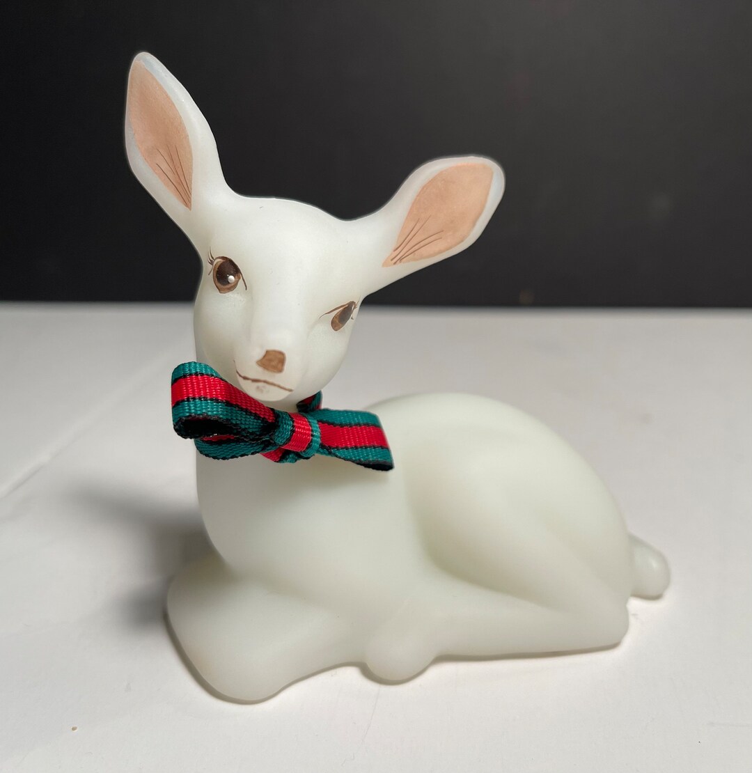Signed Fenton Deer White With Red & Green Bow, Double Sticker Marked ...