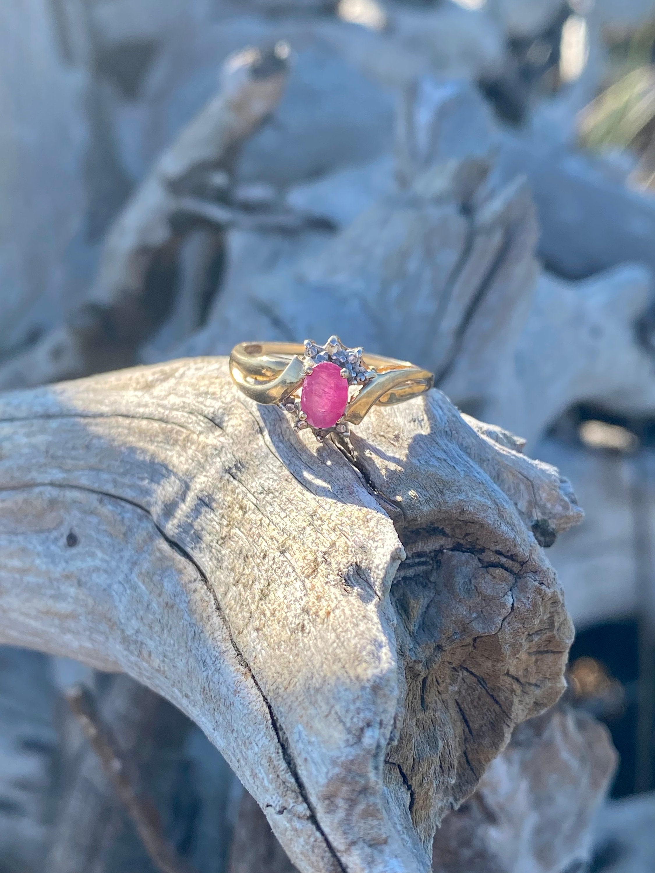 Vintage 10k Yellow Gold and Ruby LGL Ring - Etsy