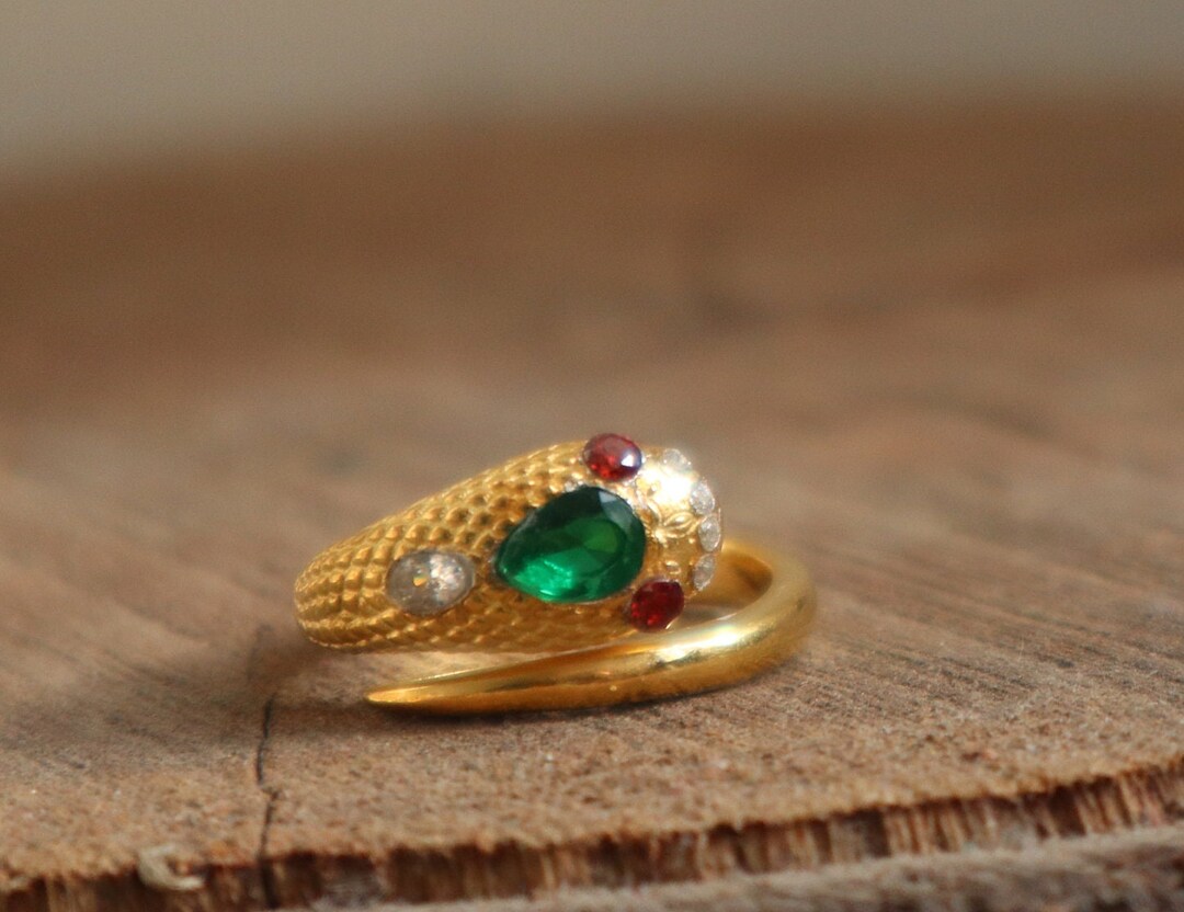 Antique Style Queen Victoria Ring for Women 18k Yellow Gold Vermeil ...