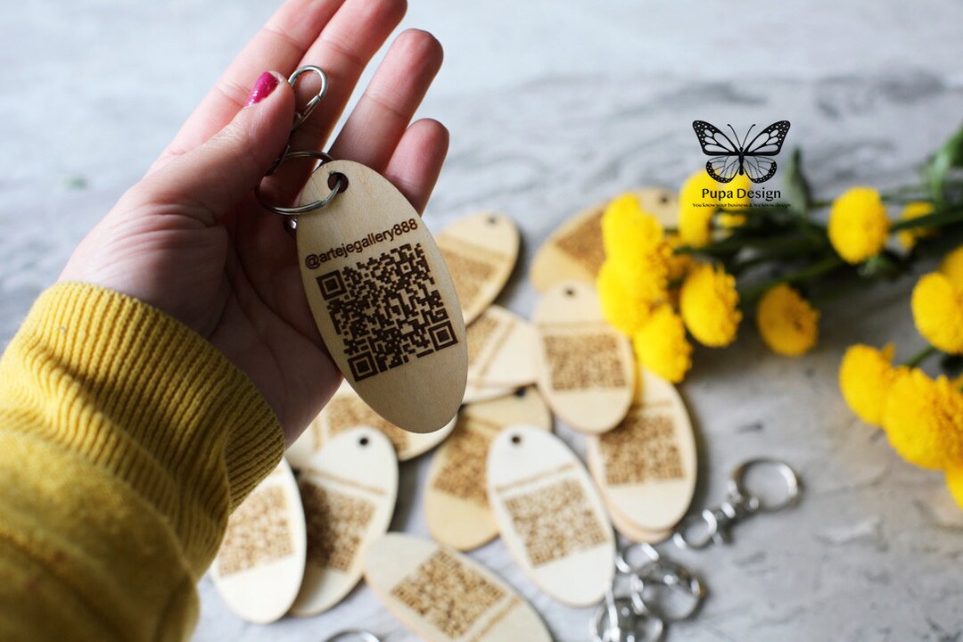 QR Code Pendant, Personalized Wooden Keychain, Keyring, Engrave Your ...
