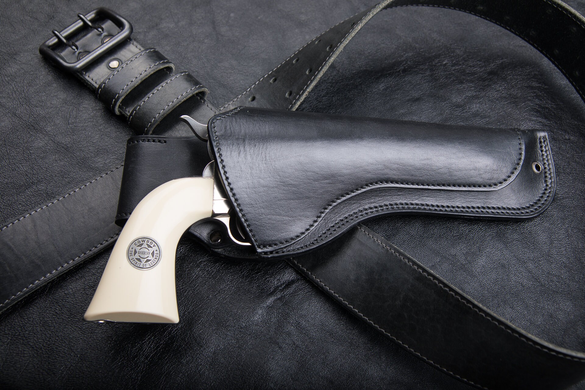 Colt Peacemaker SAA Custom Made Leather Holster Vintage Look Unique ...