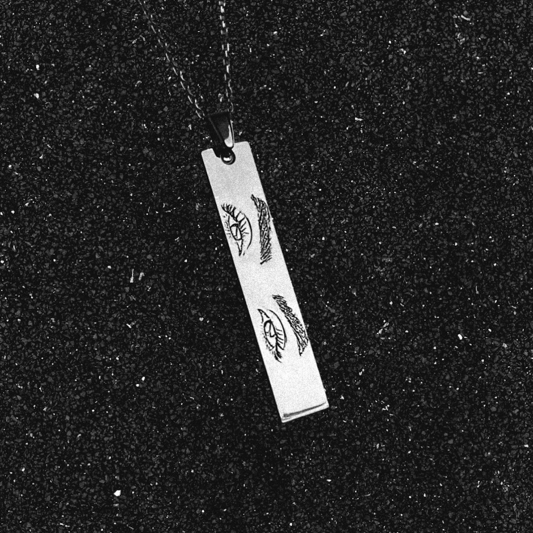 Personalized Eyes Engraved Necklace, Custom Eyes Engraving, 14k Gold ...