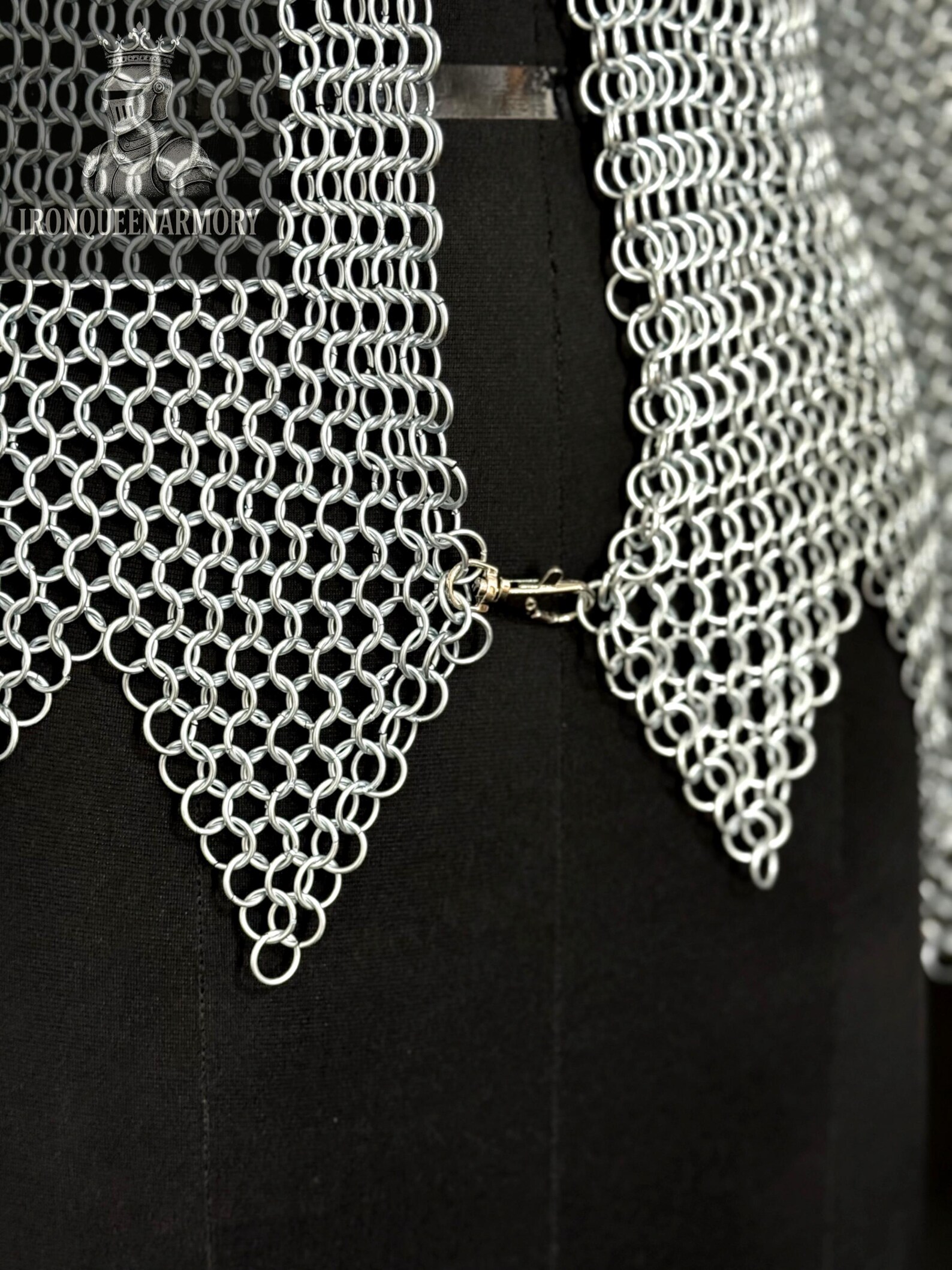 Lady Knight Armor Set: Steel Pauldrons, Gorget & Chainmail - Cosplay ...