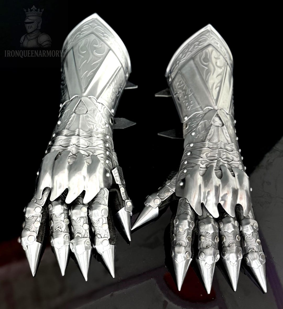 Medieval Nazgul Etching Gloves Set ~ Pair of Gothic Gauntlet Gloves ...