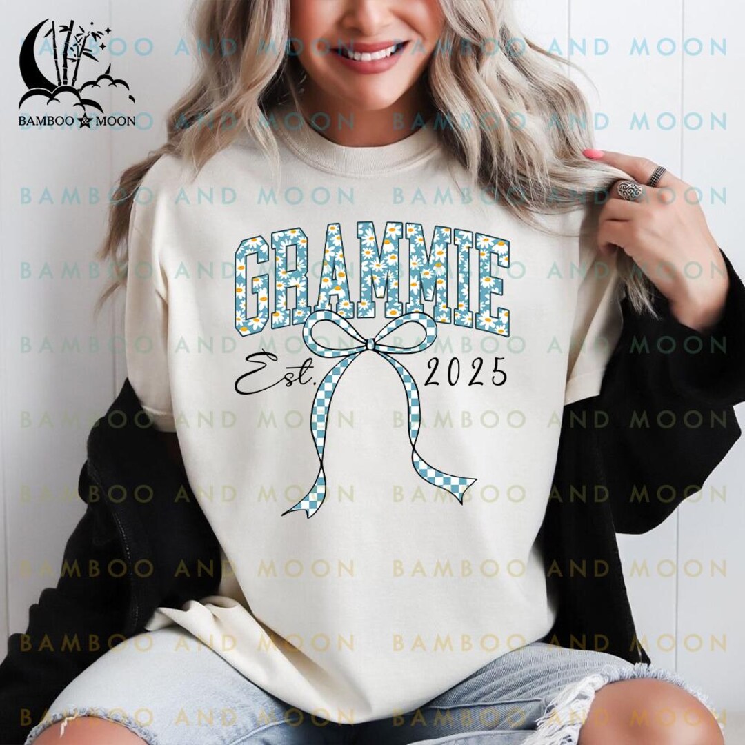 Personalized Coquette Grammie Shirt, Cute Daisy Grammie Bow Shirt, New ...