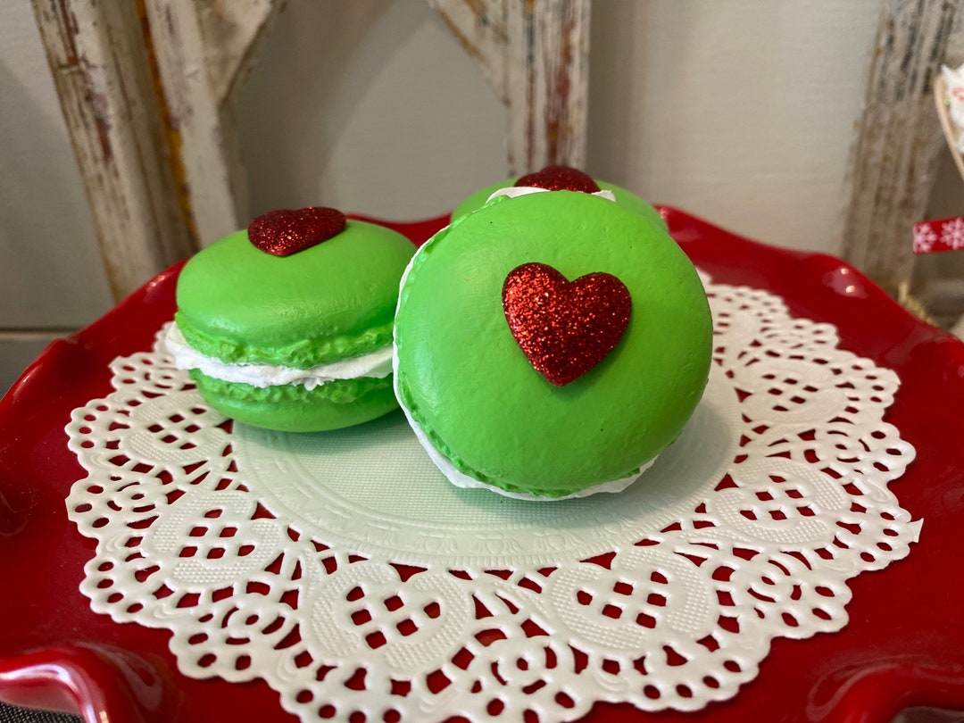 Grinch Inspired Macarons~ Green~ Glittery Hearts~ Fake Bake Food ...