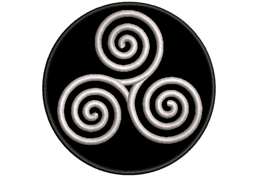 TRISKEL Iron-on Embroidered Patch (artwork 1) (triskelion Embroidered ...