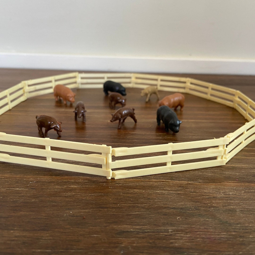 Vintage Pigs in a Pen Toy Lot, Miniature Barnyard Pigs and Fencing ...