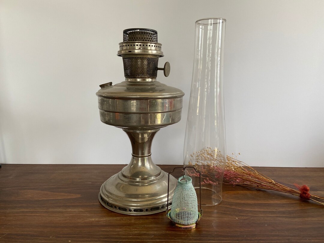 Vintage 1930 Aladdin Lamp, Model 12, Antique Kerosene Lamp With Chimney ...
