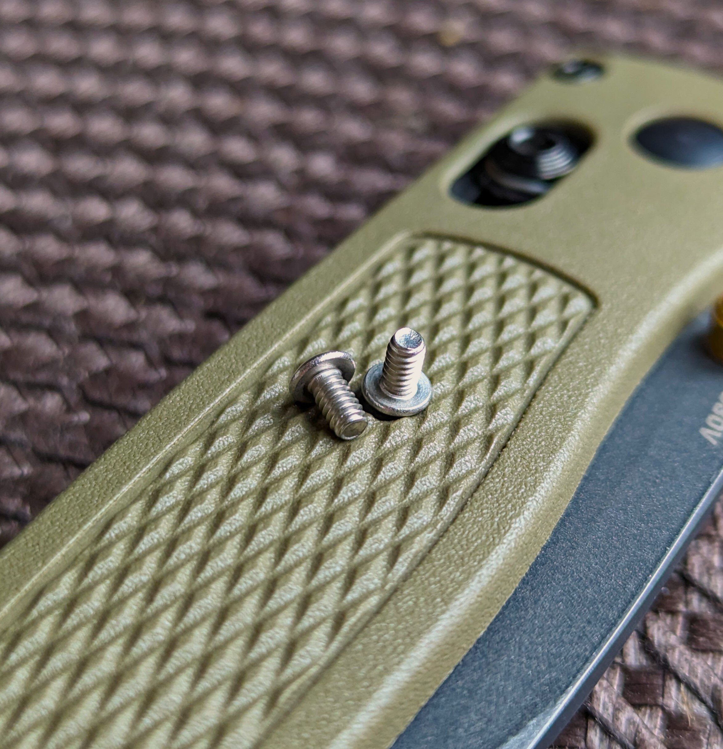 Benchmade Bugout 535 Model Knife 2 HEX Screwdriver Screws + 1 Bonus ...