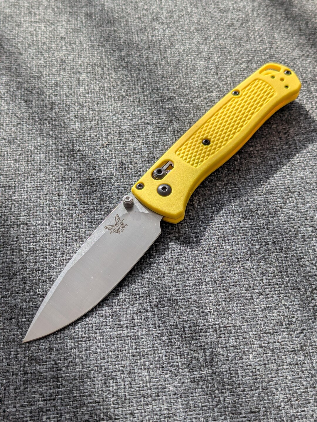 Benchmade Bugout 535 Knife Replica (copy) Yellow Color Scales Metal ...