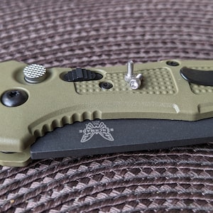 Benchmade Claymore Model Knife 2 HEX HI Screwdriver Screws + 1 Bonus ...