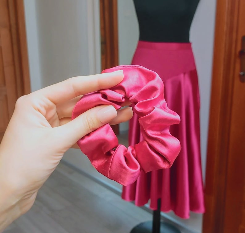 Easy DIY Scrunchie Tutorial With Sewing Pattern. Learn to Sew, Easy ...