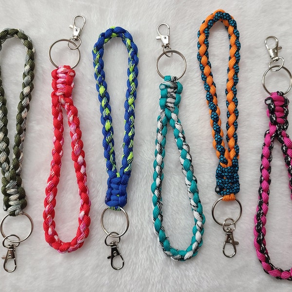 Paracord Keychain - Etsy