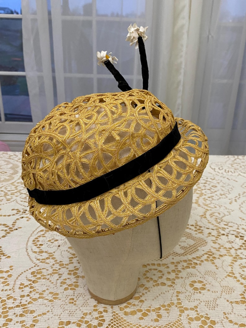Vintage 1950s Yellow Ribbon Hat With Daisies | Openwork Sun Hat With ...