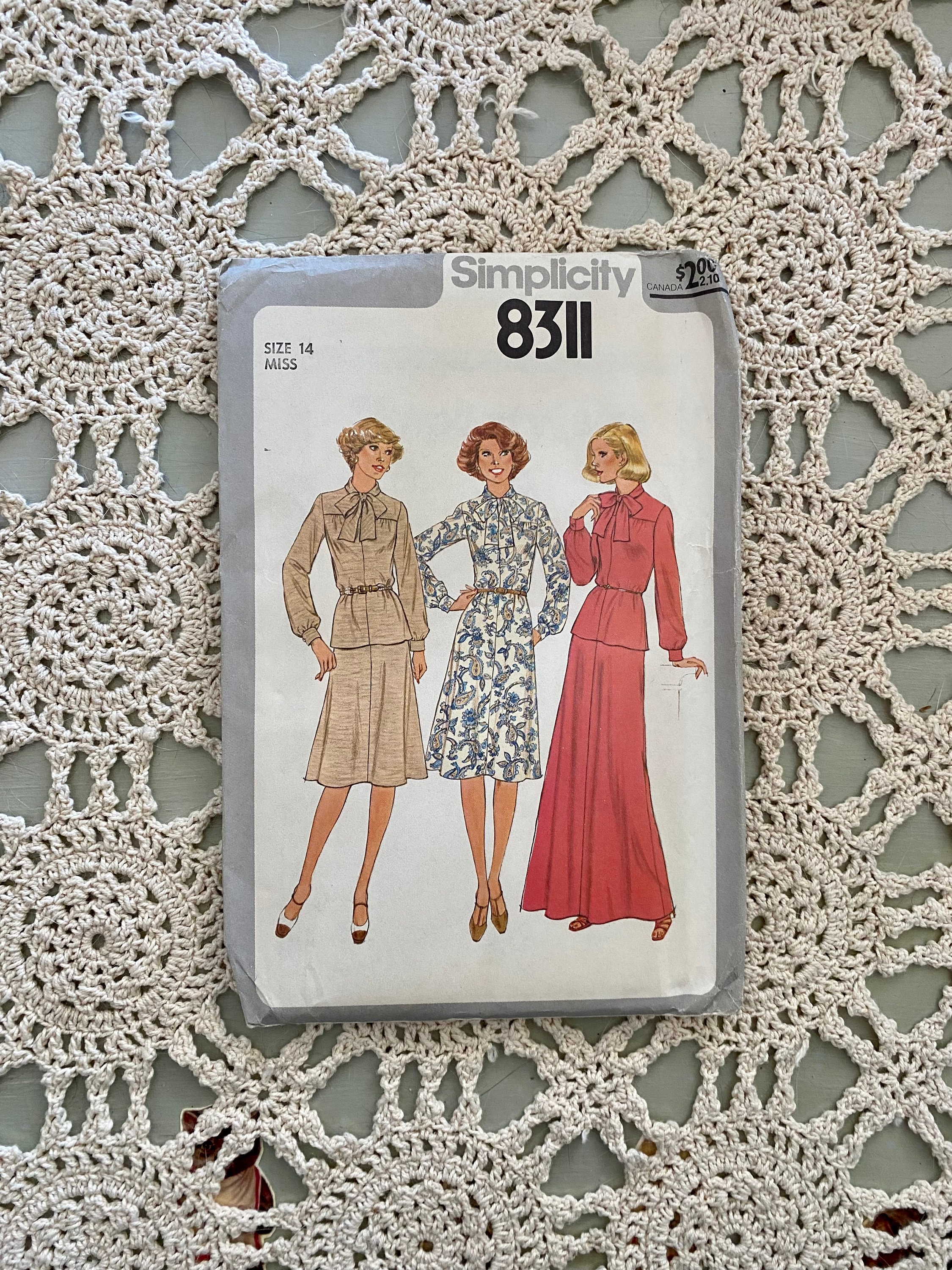 Simplicity Pattern #8311 (1977) Misses' Dress or Top and Skirt in Two ...