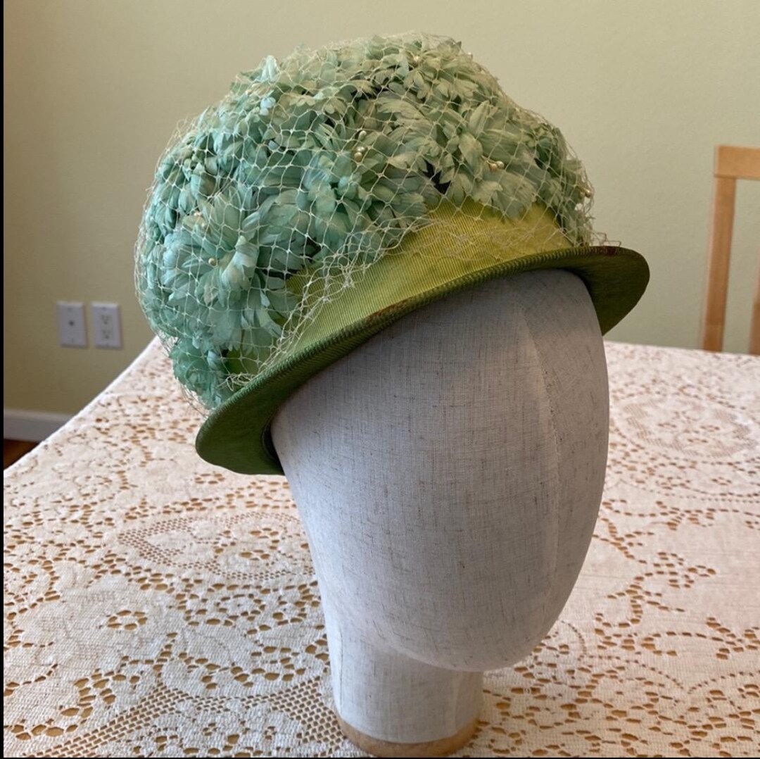 Vintage 1950s–60s Union Made Green Floral Cocktail Hat With Veil ...