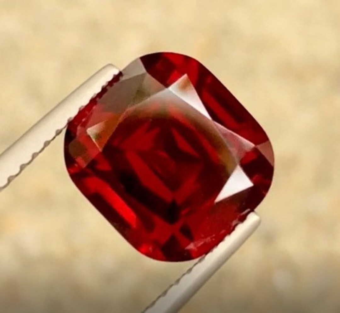 6.6 Cts Certified Flawless Red Garnet From Tanzania | Pyrope- Almandine ...