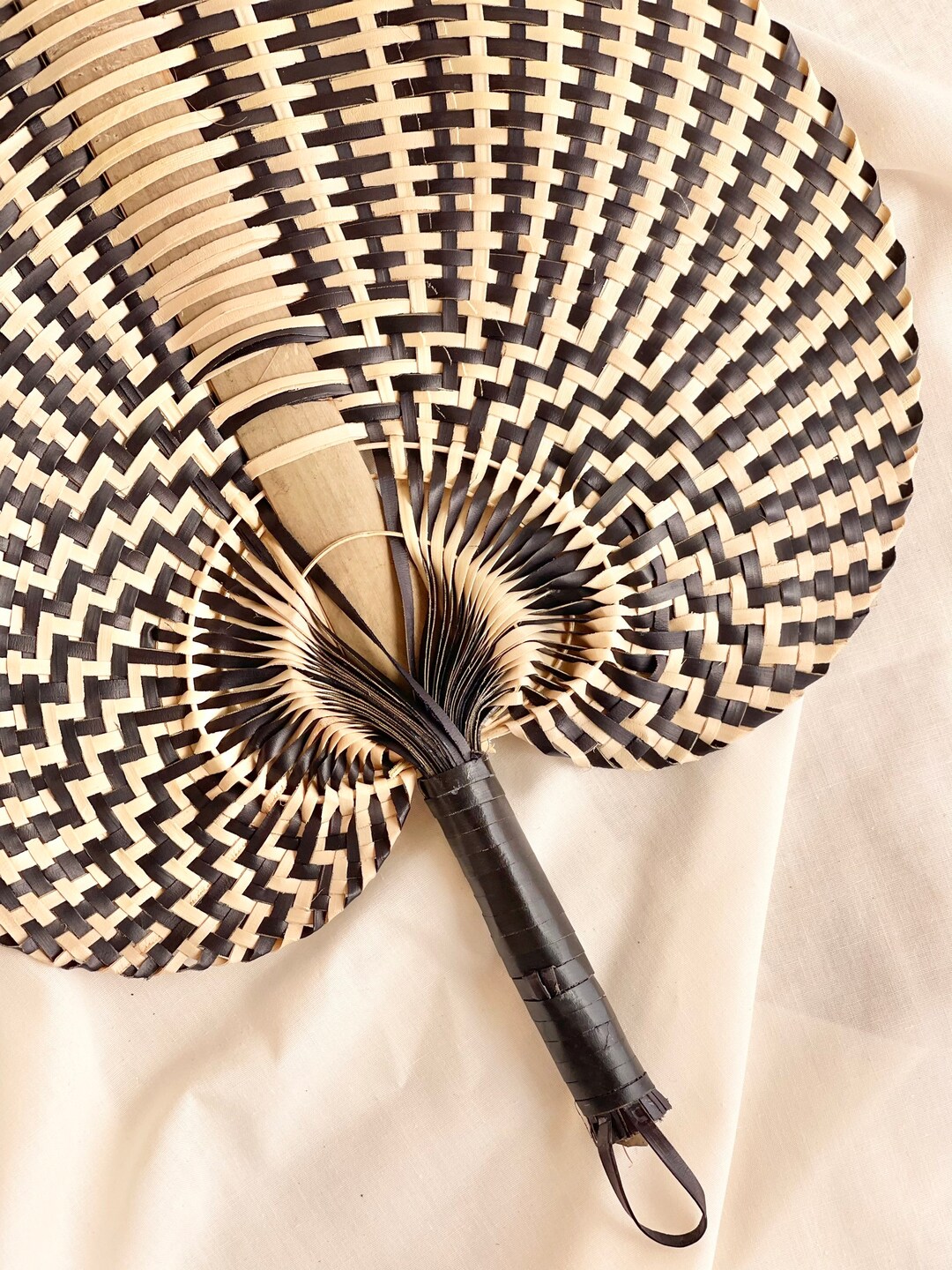 Handwoven STRAW FAN - Coastal Beach Decoration - Natural Fibres ...