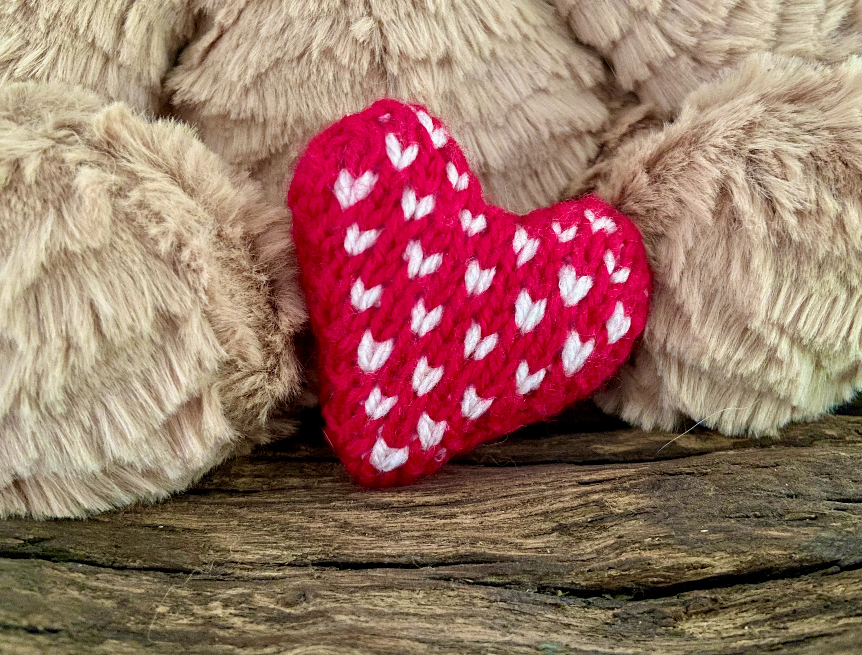 Love Heart Pocket Hug Knitting Pattern - Etsy
