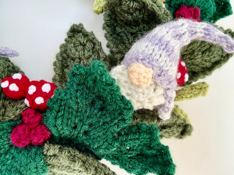 Gonk Gnome Christmas Wreath Knitting Pattern - Etsy