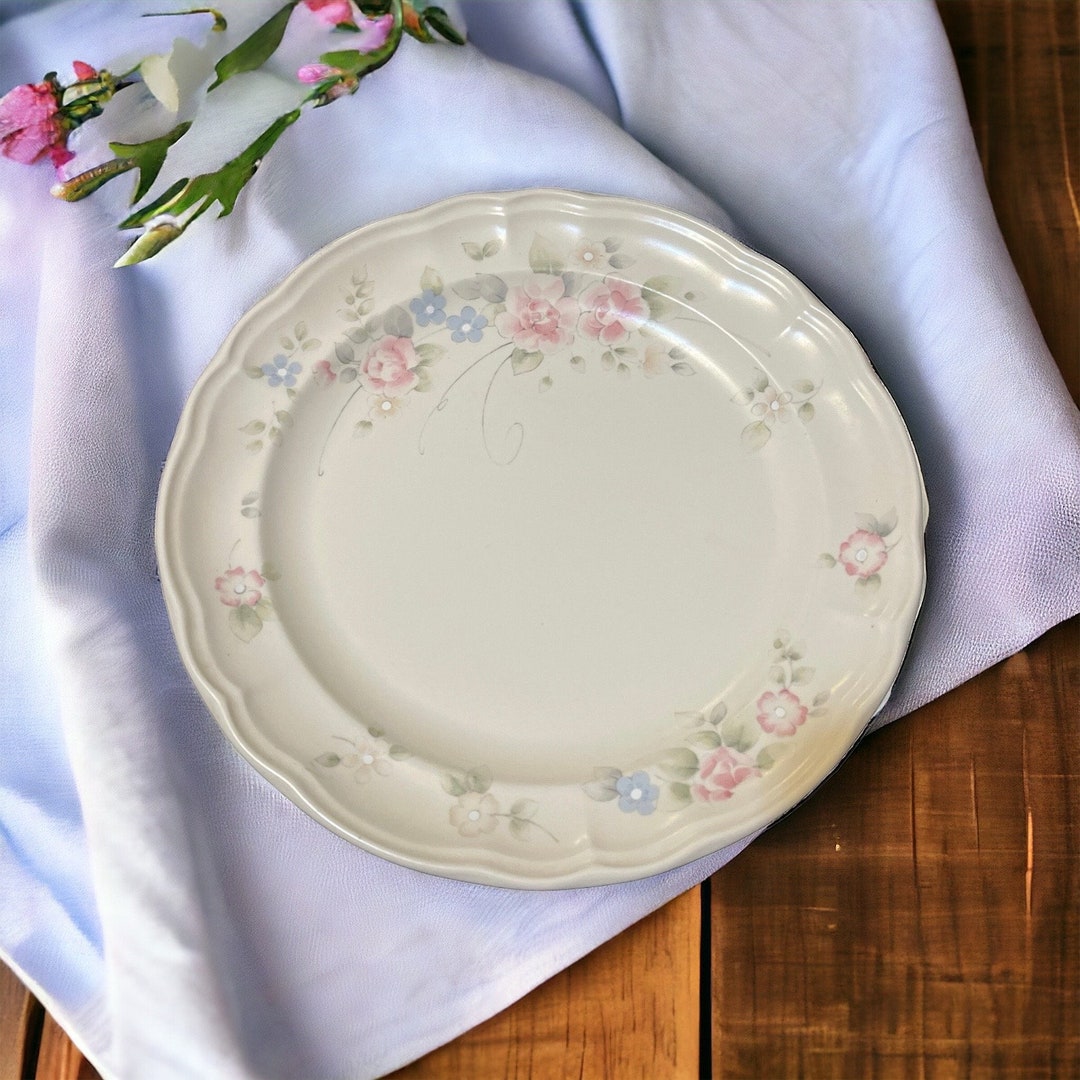 Vintage Tea Rose Pattern Dinner Plates by Pfaltzgraff - Etsy