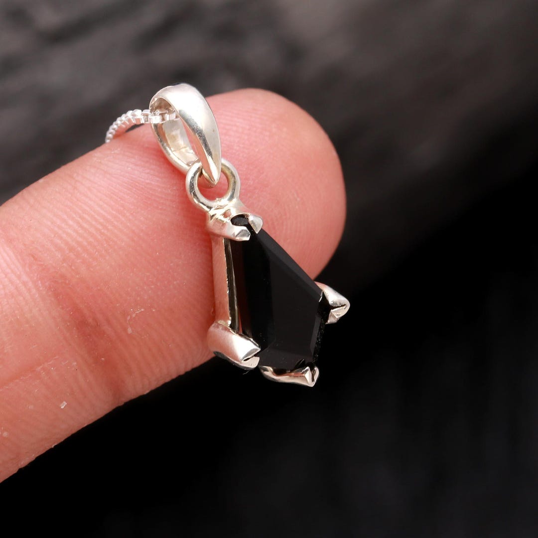 Natural Black Onyx Kite Chain Pendant, 925 Sterling Silver Minimalist ...