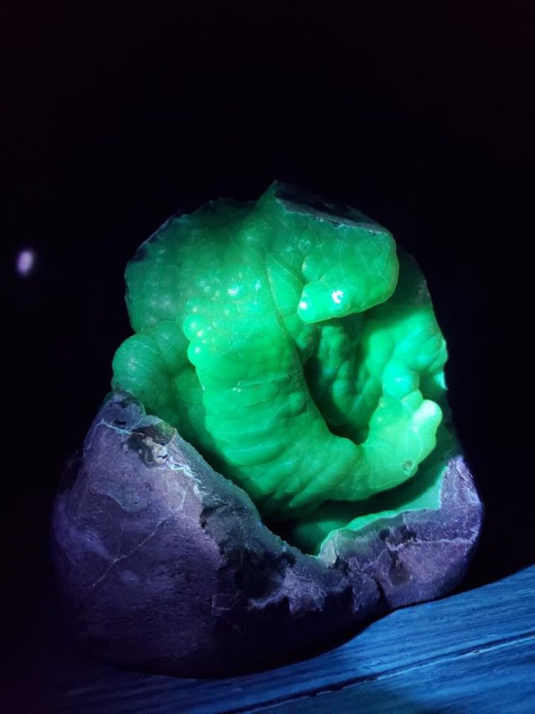 RARE Volcano Agate Elephant Face Shape Specimen Rare Find , Green Uv ...