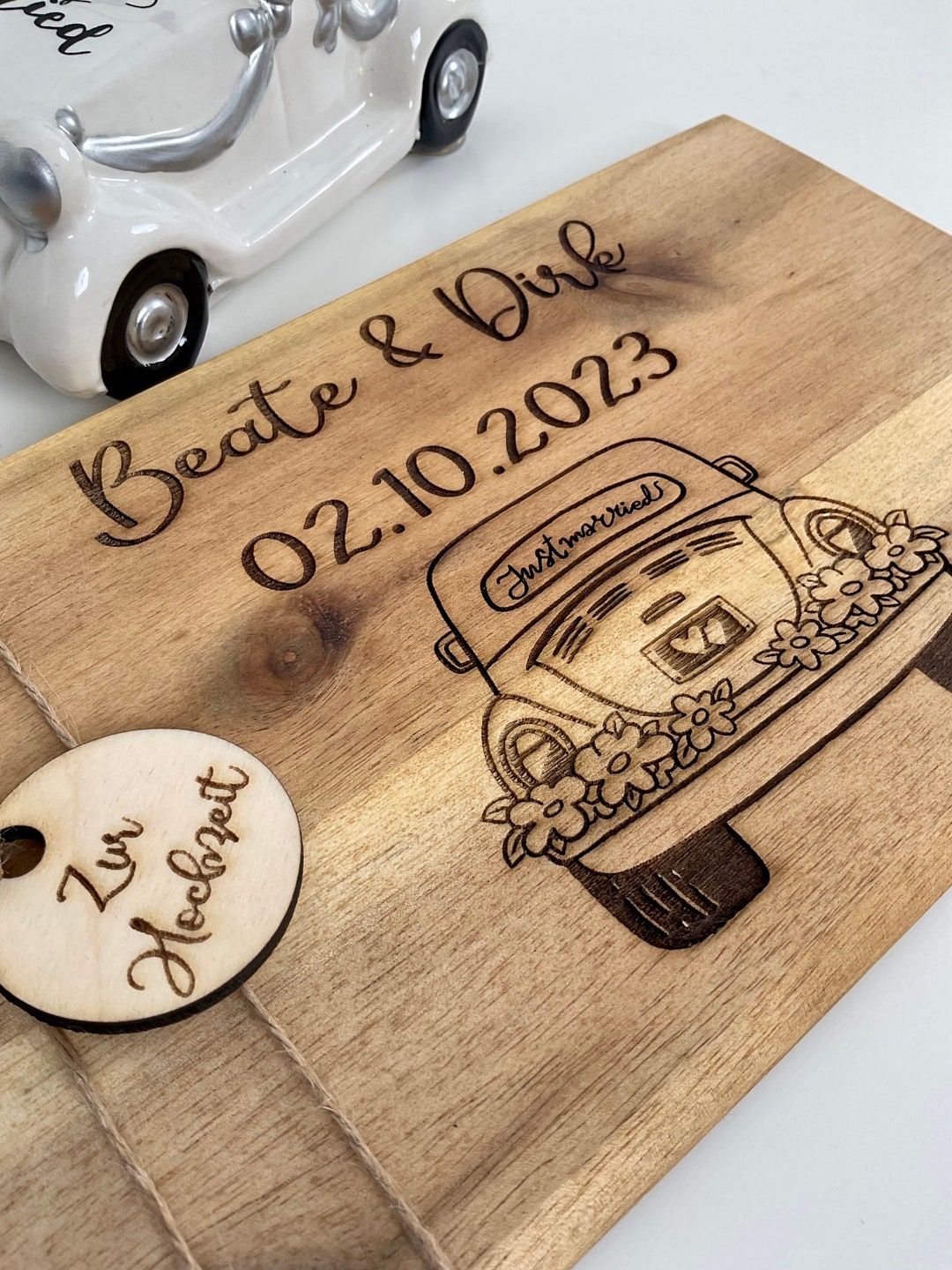 Personalisiertes Holzbrett zur Hochzeit Akazienholz Brettchen ...