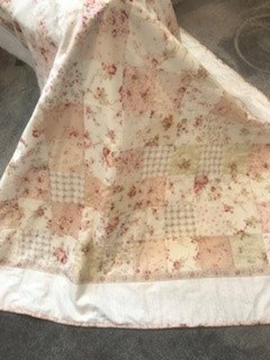 Vintage Rose Quilt - Etsy