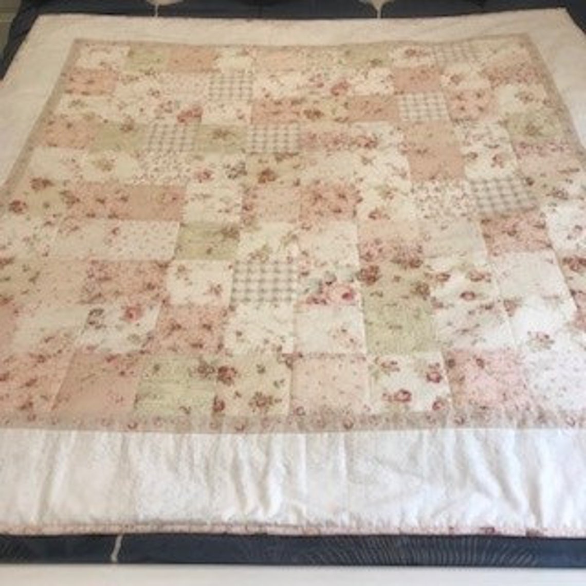 Vintage Rose Quilt - Etsy
