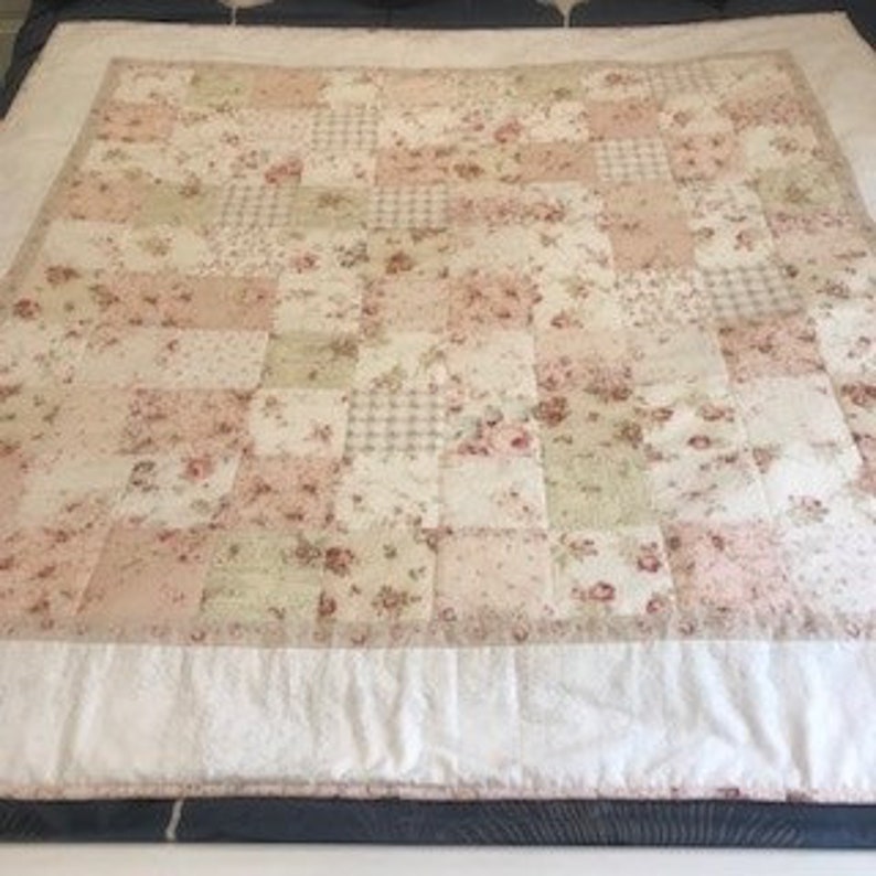 Vintage Rose Quilt - Etsy