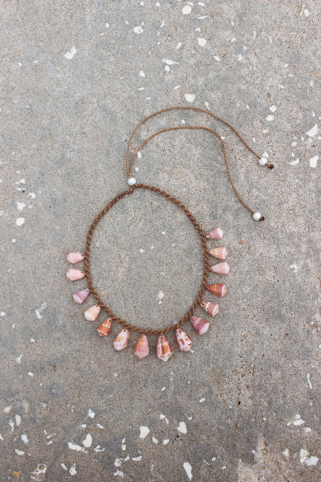 Tribal Pink Seashell Pearl Necklace // Adjustable Beachy - Etsy
