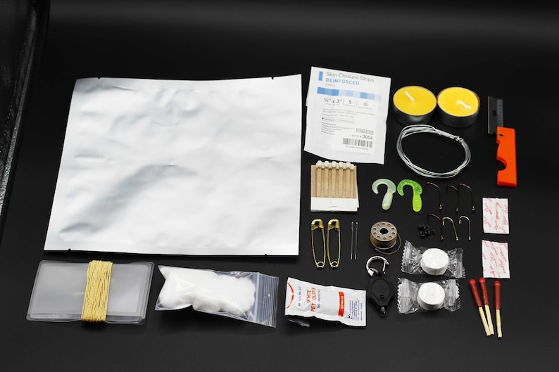 Issue Alpha - Essentials - Etsy