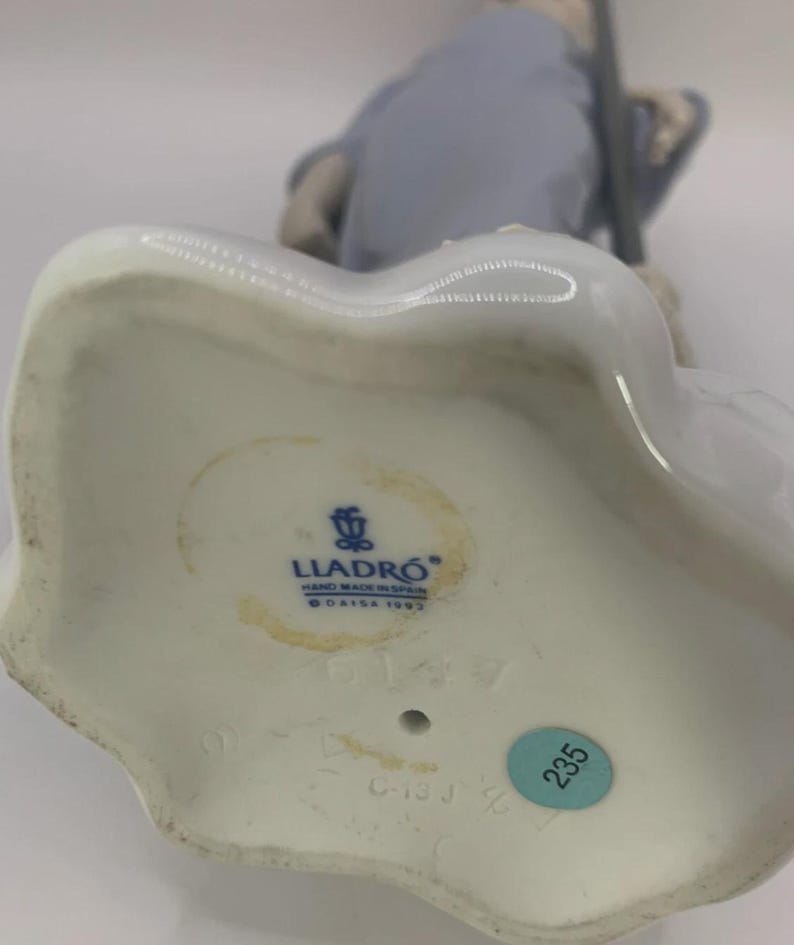 LLADRO Spain Fall Angel - Cherub With Leaves Porcelain Figurine CIRCA ...