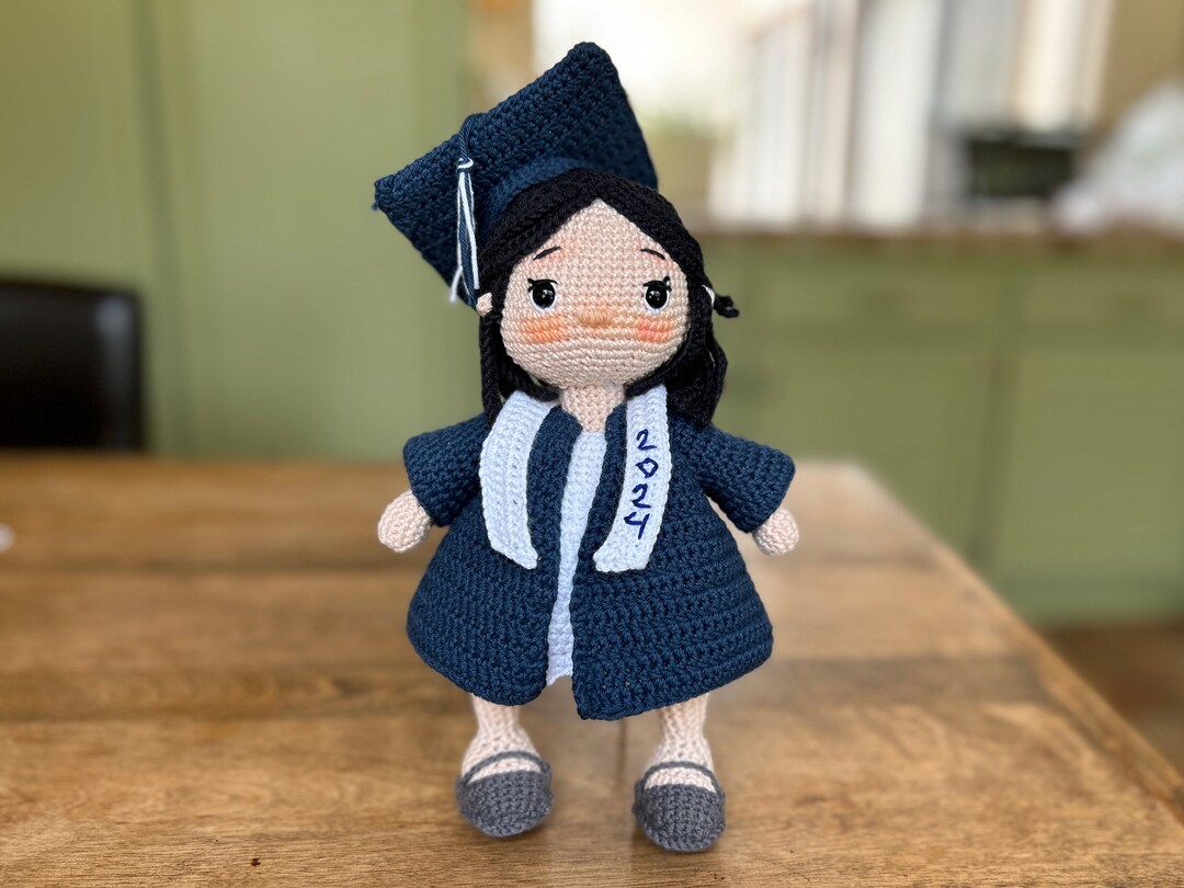 Graduation Doll, Crochet Graduation Amigurumi, Custom Doll Gift ...