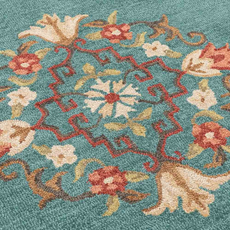 Hand Tufted Floral Pattern Woolen Rug, Beautiful Area Rug for Living ...