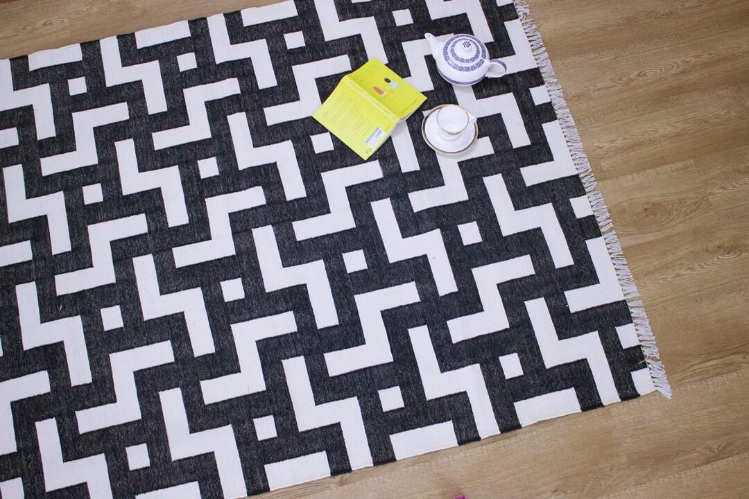 Unique Black & White Cotton Rug Maze Pattern Handmade Area Rug Vintage ...