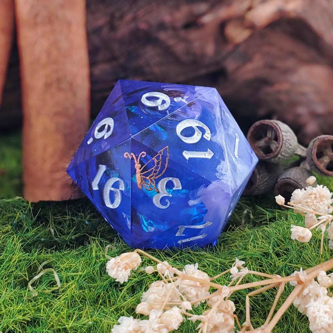 Gorgeous Wispy Dreams LIQUID CORE Sharp Jumbo Chonk D20 Dice 42mm for ...