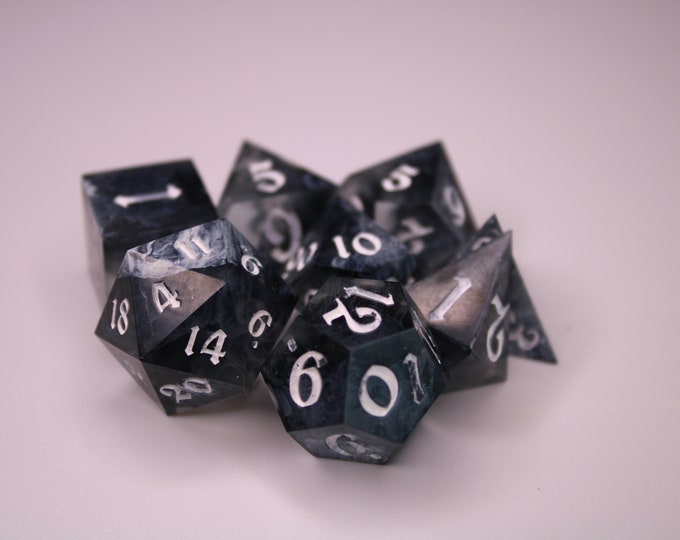 Venom Symbiote: Polyhedral Resin Dice Set Bonus Crystal D4 - Etsy